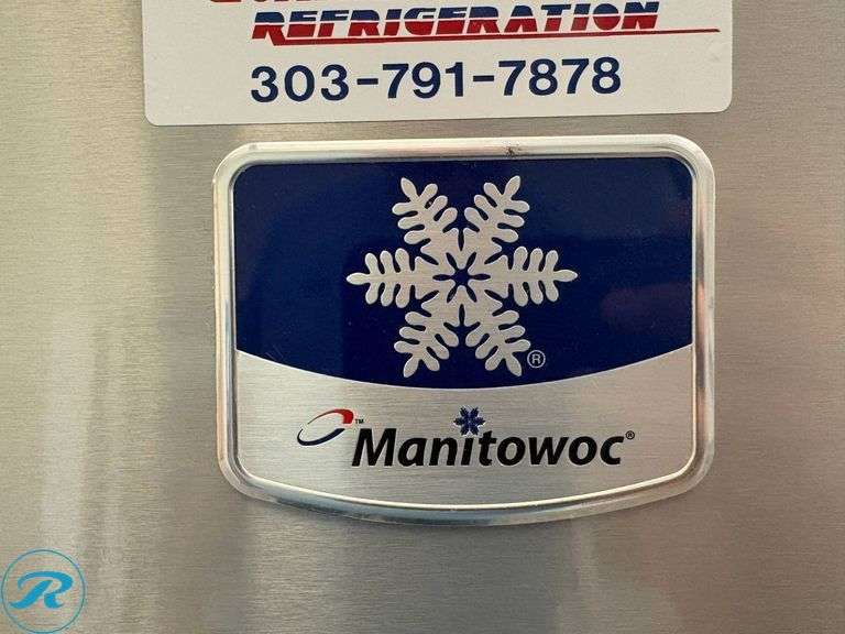 Manitowoc Model IY0304A-161 Ice Machine with Model B400 Ice Bin, Air ...