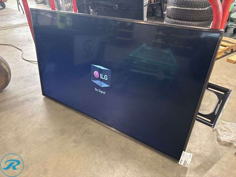 LG 55LV340C-UB 55″ LED Television with Mounting Bracket - Roller Auctions