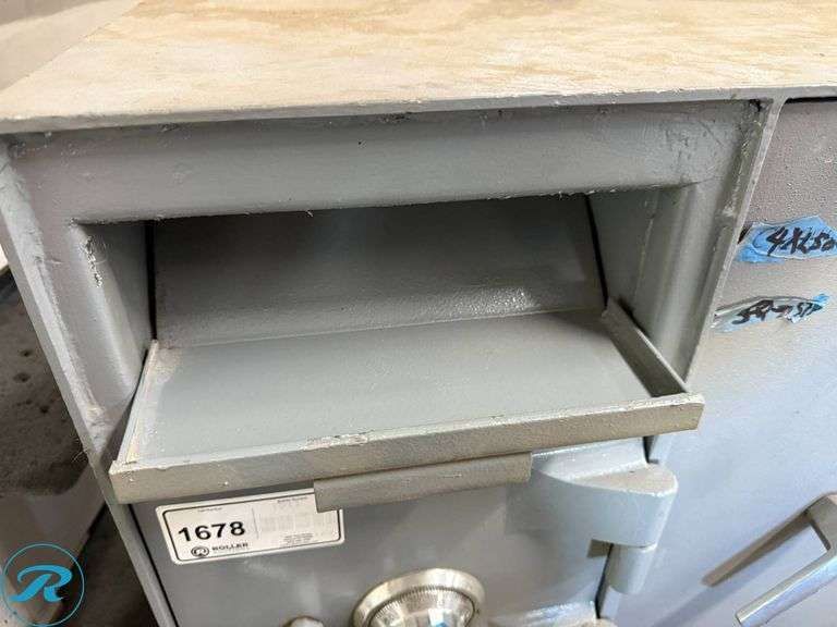 3-Door Gray Metal Safe With Combination Locks - Roller Auctions