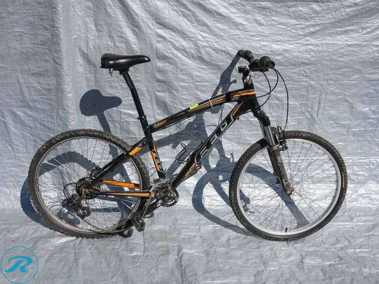 Felt 920 Mountain Bike with Front Suspension - Roller Auctions