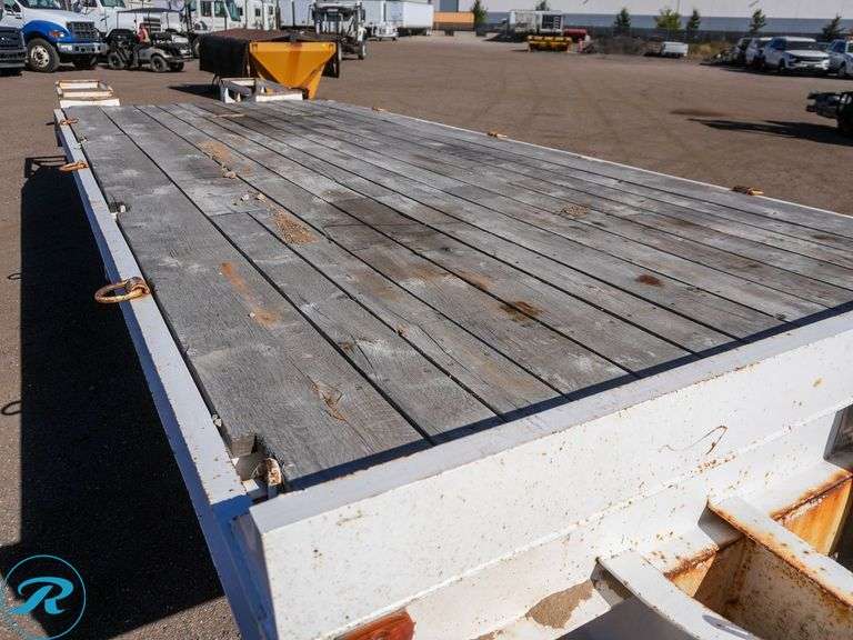 1975 Trail-Eze Tri-Axle Equipment Trailer - Roller Auctions
