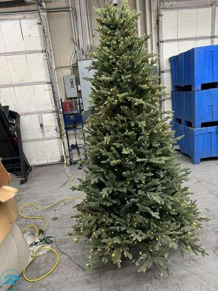 7.5 ft Pre-Lit Aspen EZ Connect Artificial Christmas Tree, 1,850 Color ...