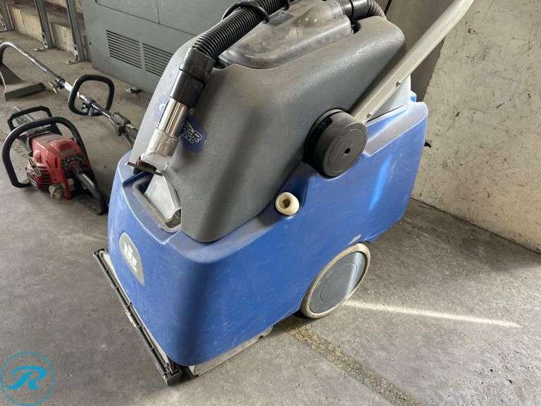 Windsor Clipper Duo Carpet Extractor - Roller Auctions