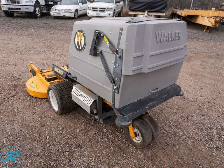 2016 Walker MT25I-11 Ride-On Mower - Roller Auctions