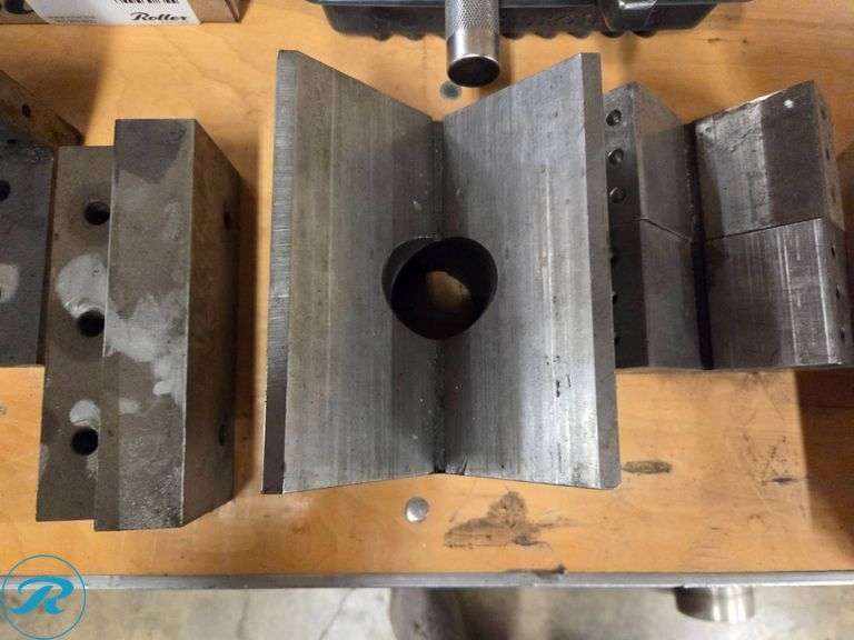 (3) Steel V Blocks for Machining and Positioning - Roller Auctions