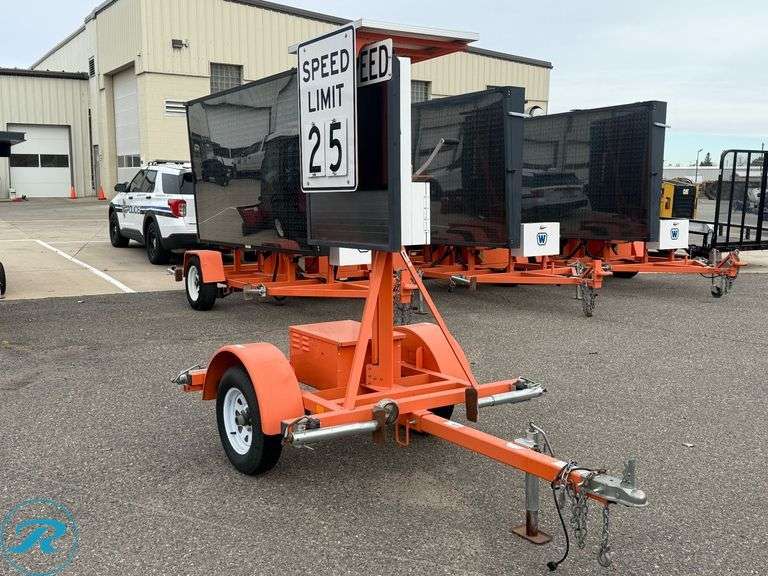 2015 Wanco WSDT3-S Towable Speed Limit Trailer - Roller Auctions