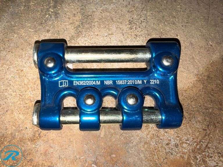EN362/2004/1M NBR 15837/2010/1M Y 2210 Blue Metal Connectors - Roller ...