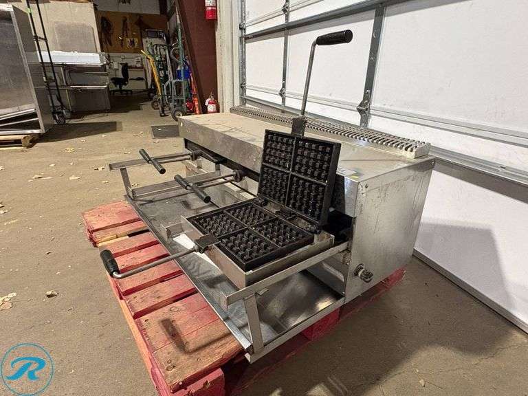 Novati Commercial Waffle Maker with Triple Griddle and Adjustable ...