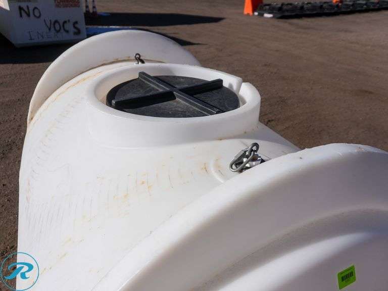 700 Gallon Fiberglass Water Holding Tank - Roller Auctions