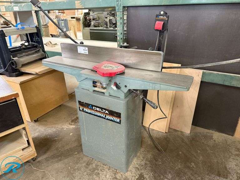 Delta 6-Inch Professional Jointer, Model 37-195, Electric - Roller Auctions