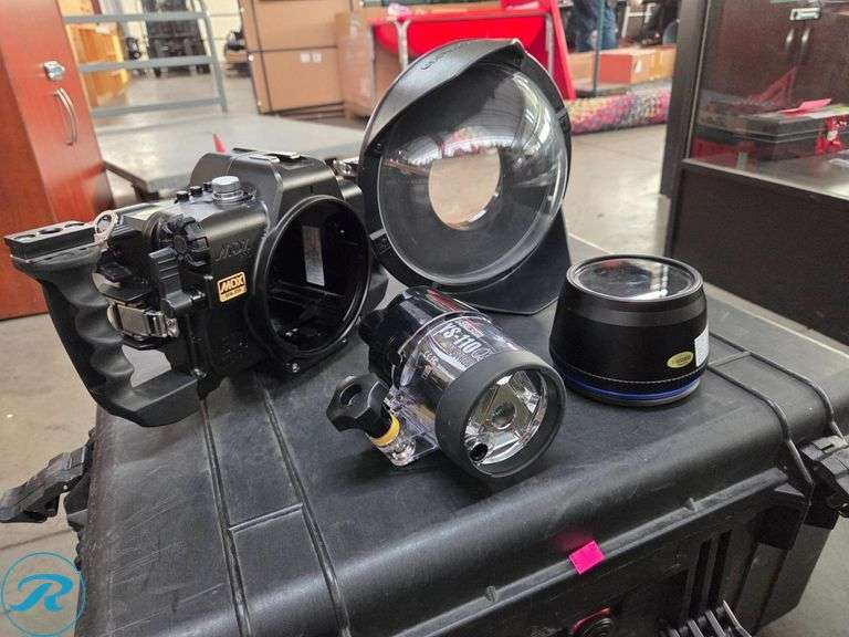 Sea & Sea MDX-D500 Underwater Camera Housing with YS-110 Strobe and ...