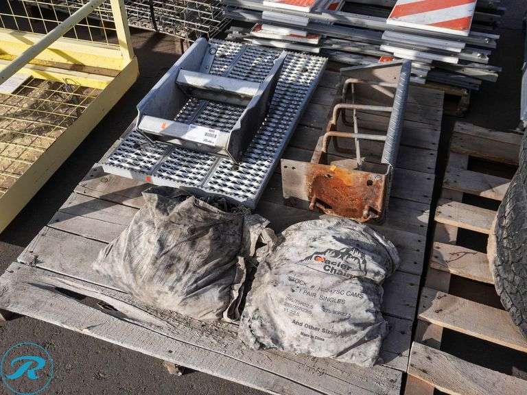 Pallet of Semi Tire Chains, Chain Rack, Side Step and Platform - Roller ...