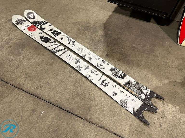 Folsom Evo Skis, 164, Used - Roller Auctions