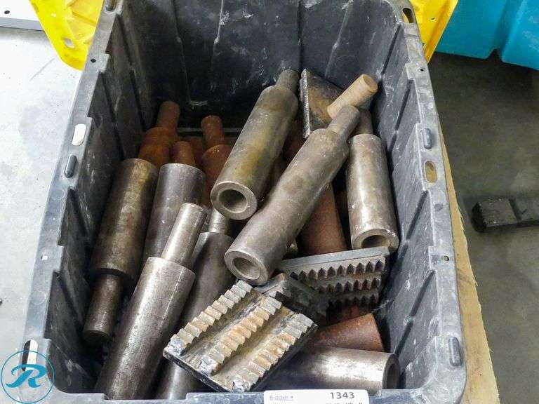 Pallet of Automotive Lift Risers and feet - Roller Auctions