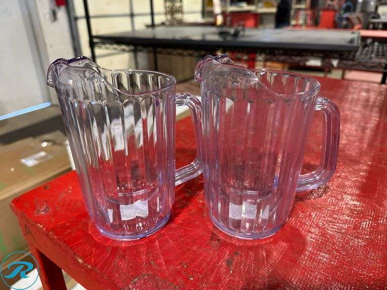 Box of Small Plastic Pitchers - Roller Auctions