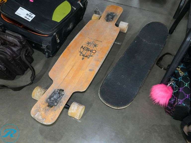 (2) Skateboards - Roller Auctions