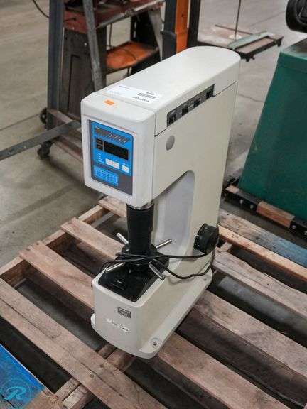 Mitutoyo Ark-600 Hardness Testing Machine - Roller Auctions