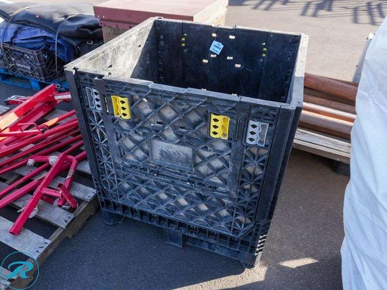 Plastic Crate - Roller Auctions