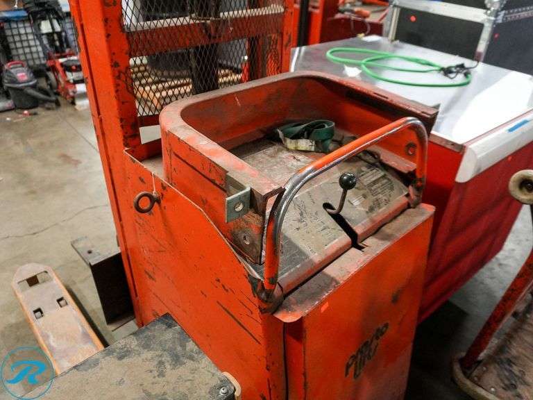 LEE C74 Presto Lift Stand Behind Electric Forklift - Roller Auctions