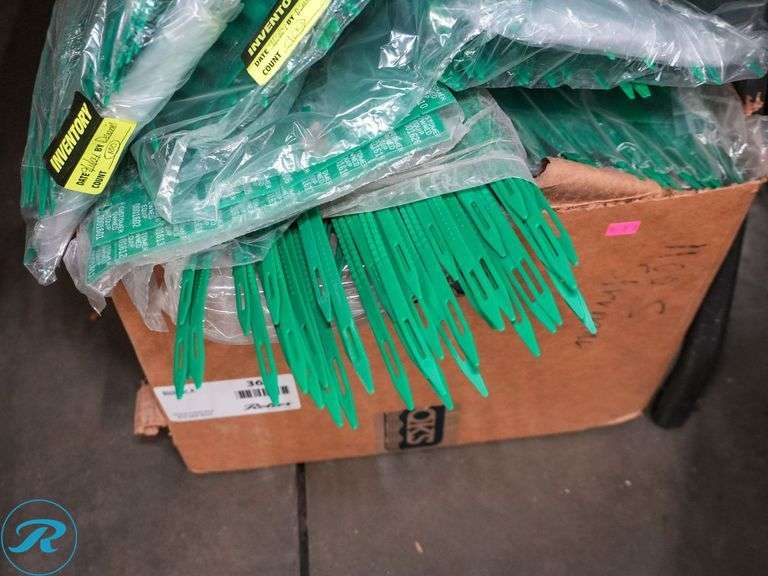 Box of Heavy Duty Zip Ties - Roller Auctions