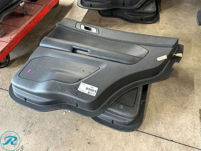 Set of Rear Door Panels to Fit 2011-2015 Ford Explorer - Roller Auctions