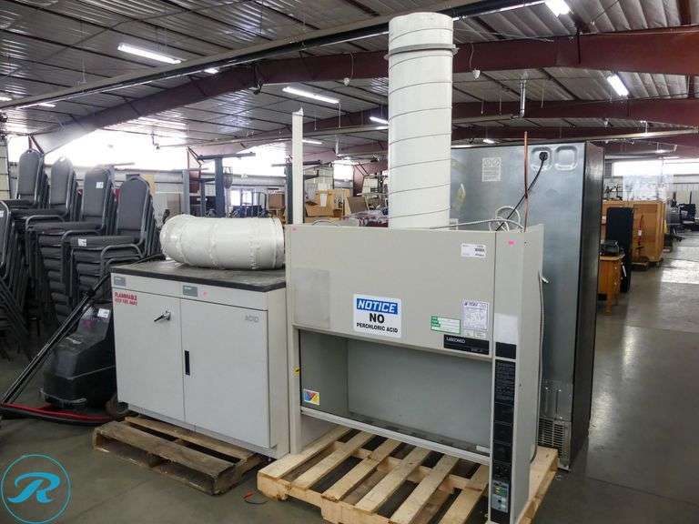 Labconco Basic 47 Fume Hood With Acid Cabinet - Roller Auctions