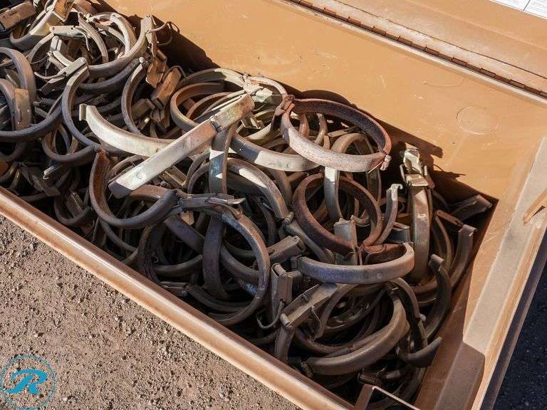 Knaack Gang Box With Pipe Clamps For Aluminum 8" Pipe - Roller Auctions