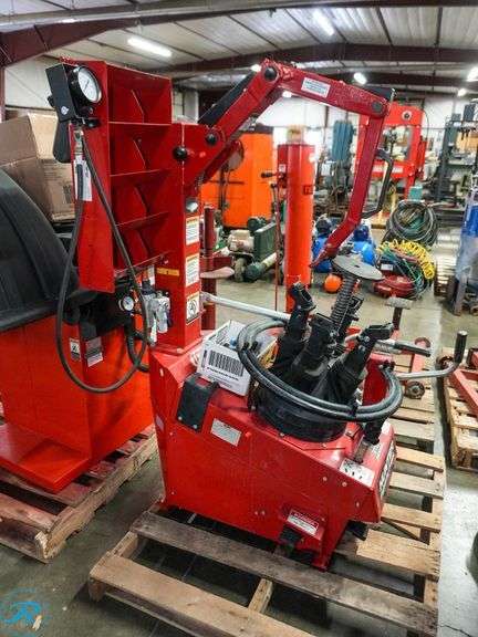 Hunter TC3250 Tire Changer - Roller Auctions