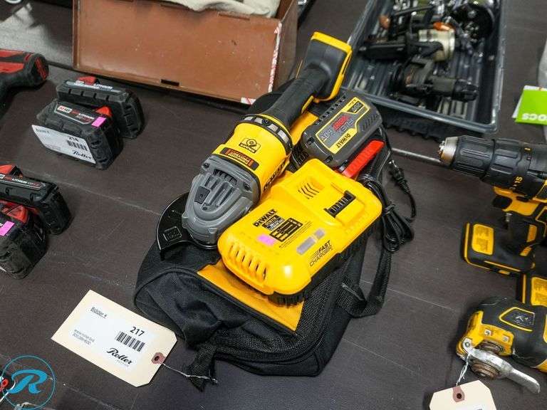 DeWalt DCG414 4-1/2" Grinder With 20V Battery - Roller Auctions