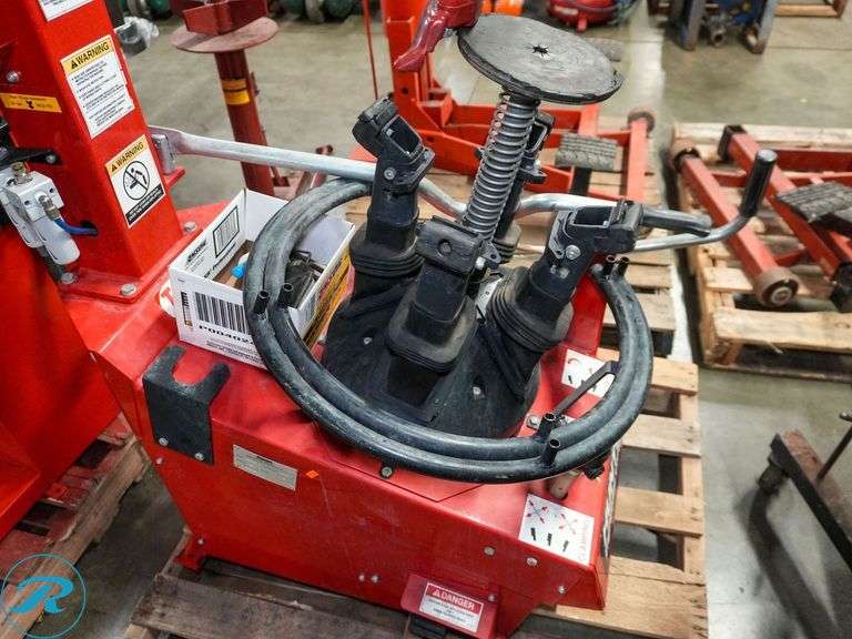 Hunter TC3250 Tire Changer - Roller Auctions