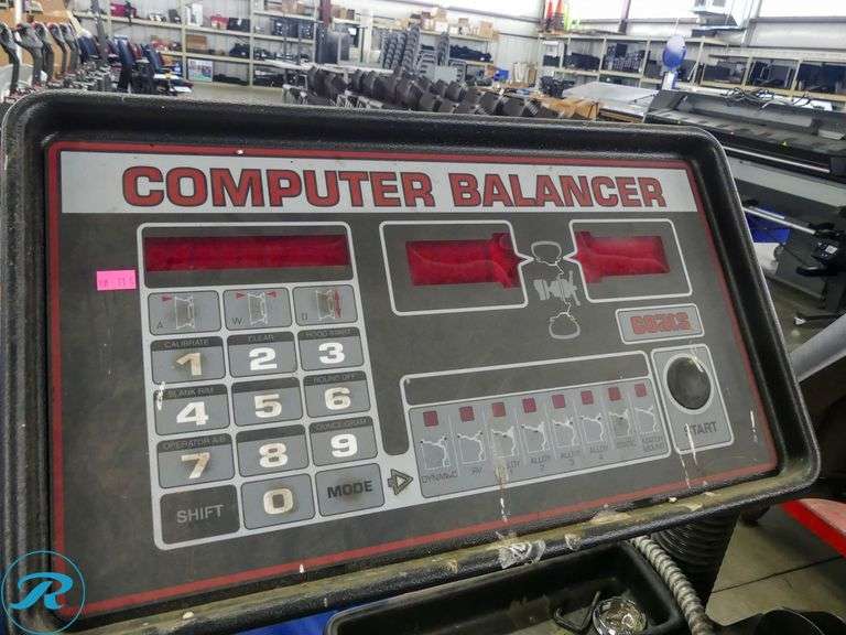 Coats 1000 Wheel Balancer, 220V - Roller Auctions