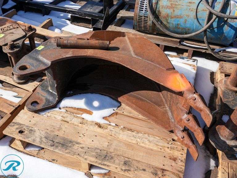 Caterpillar 12" Backhoe Bucket - Roller Auctions