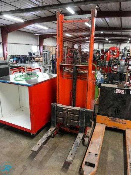 LEE C74 Presto Lift Stand Behind Electric Forklift - Roller Auctions