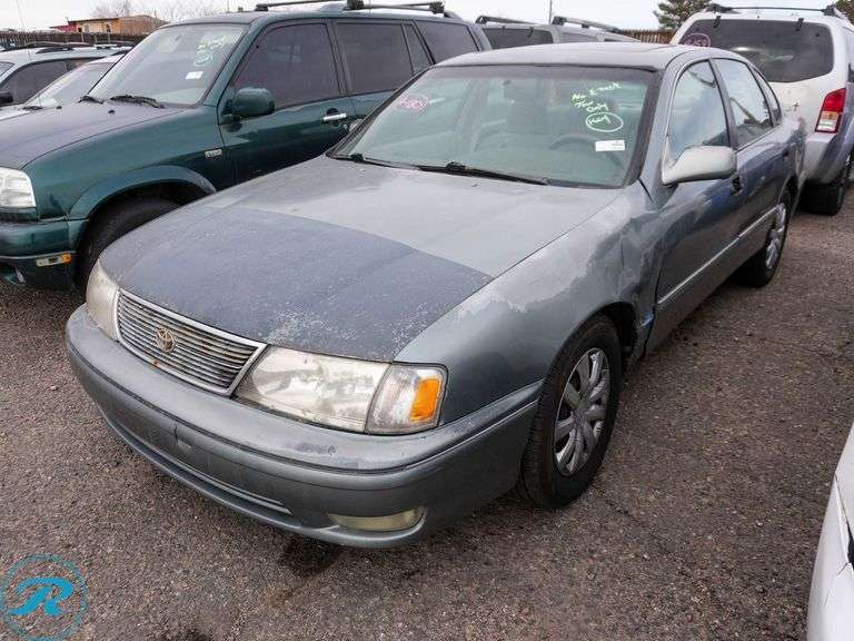 1998 Toyota Avalon XL FWD - Roller Auctions