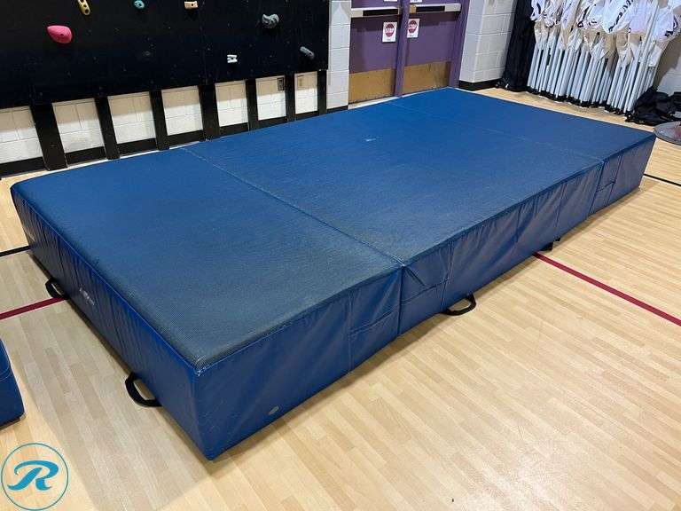 (7) AMF Fall Mats - Roller Auctions