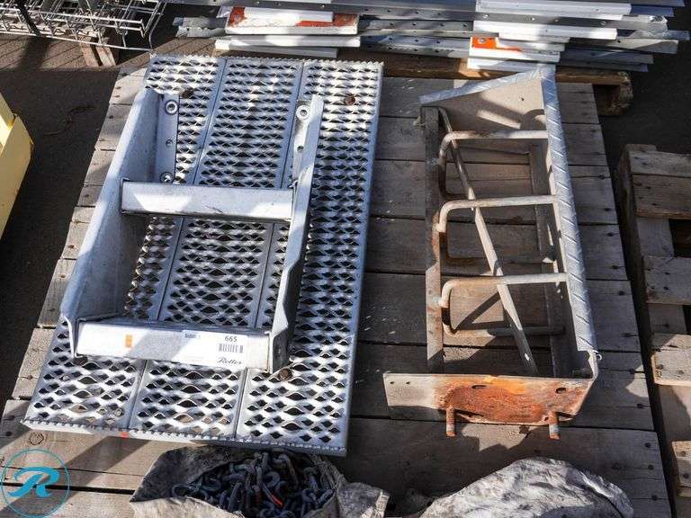 Pallet of Semi Tire Chains, Chain Rack, Side Step and Platform - Roller ...