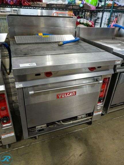 Vulcan French Top Range with Lower Oven, 36", Gas - Roller Auctions