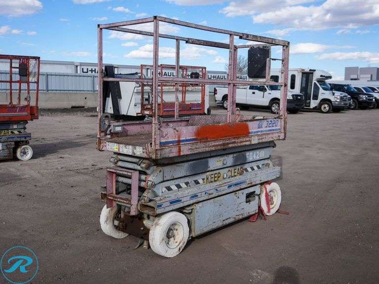 Skyjack 3220 Electric Scissor Lift, 20' Lift Height - Roller Auctions
