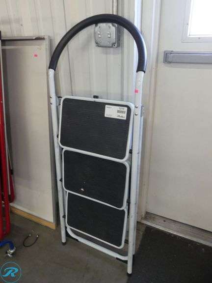 3-Step Step Stool - Roller Auctions