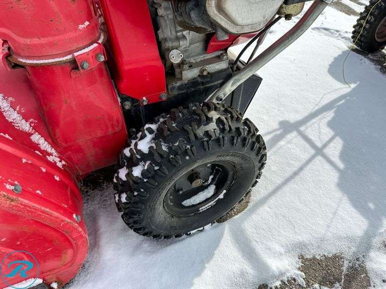 Honda HS80 Snowblower, Gas, 22" - Roller Auctions