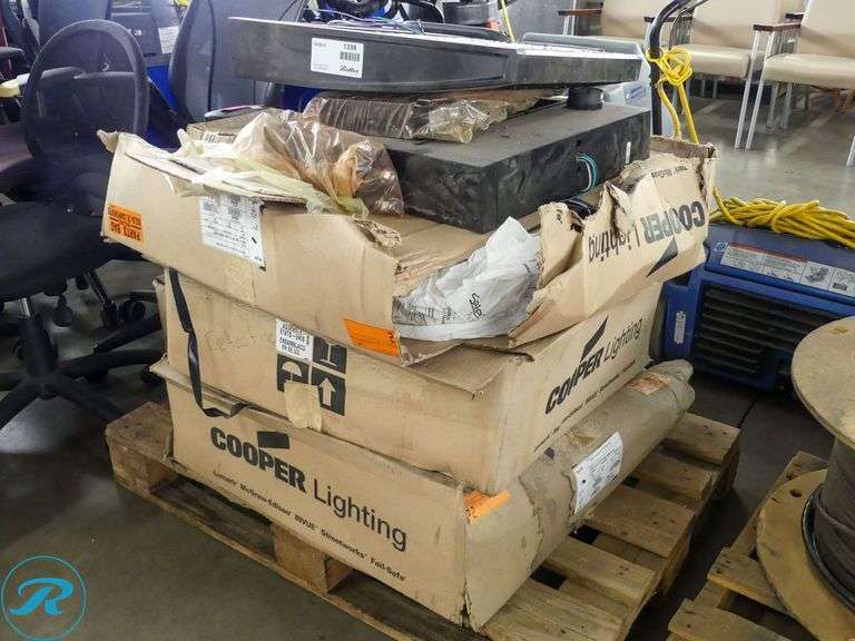 Pallet of Copper Lighting Outdoor LED Lighting (1-Defective) - Roller ...