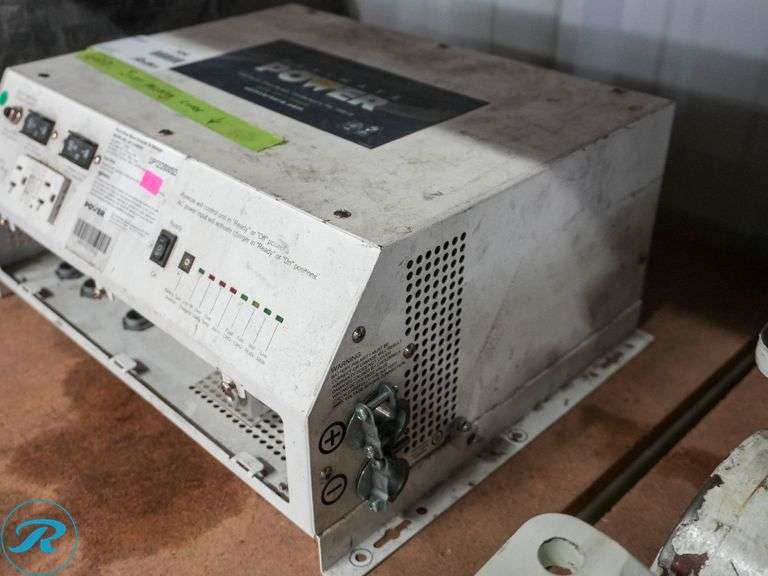 Ultimate Power, Pure Sine Wave Inverter/Charger, 2000 Watt Max - Roller ...
