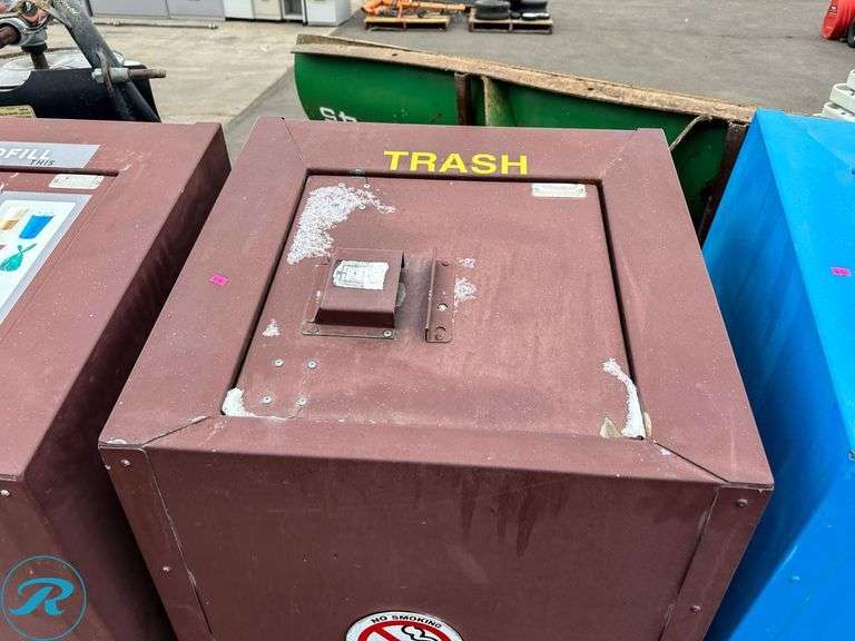 (4) Outdoor Trash Cans - Roller Auctions