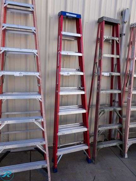Westward Fiberglass Step Ladder, 8' - Roller Auctions