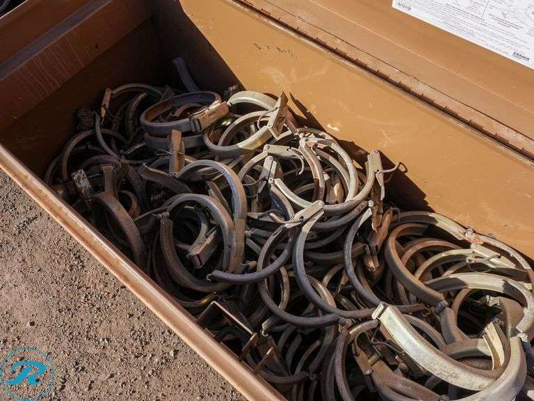 Knaack Gang Box With Pipe Clamps For Aluminum 8" Pipe - Roller Auctions