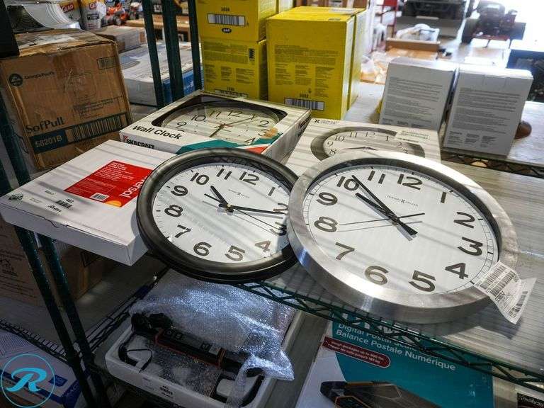 (5) Wall Clocks, Skil Craft, Universal, Howard-Miller, - Roller Auctions