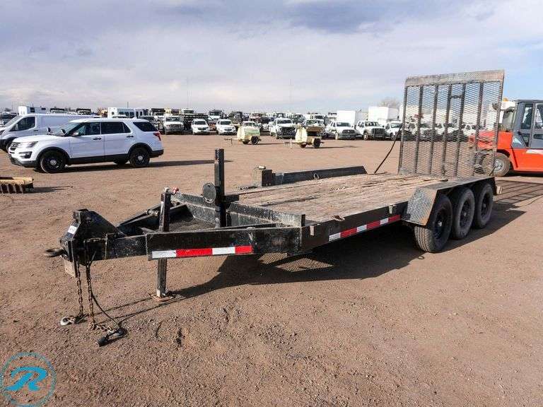 1989 Utility Tri-Axle Equipment Trailer - Roller Auctions