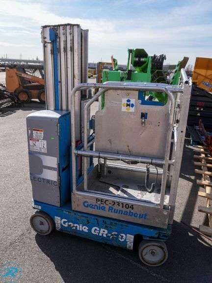 2012 Genie GR 20 Man Lift - Roller Auctions