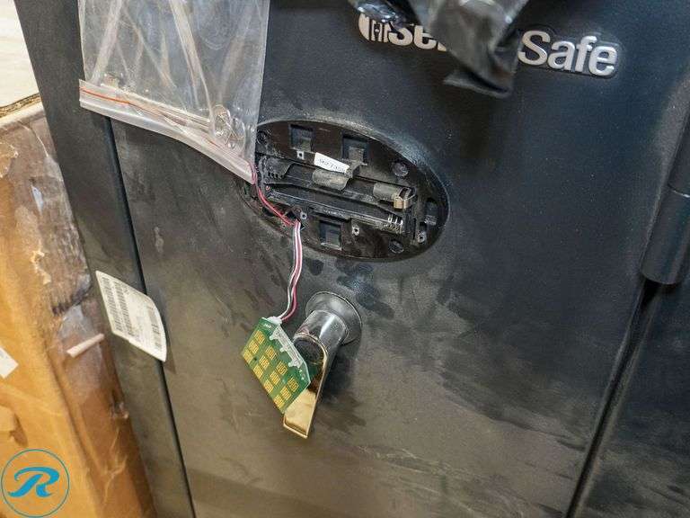 Master Lock Sentry Safe EF4738E, Safe, Digital Keypad Missing has Key ...