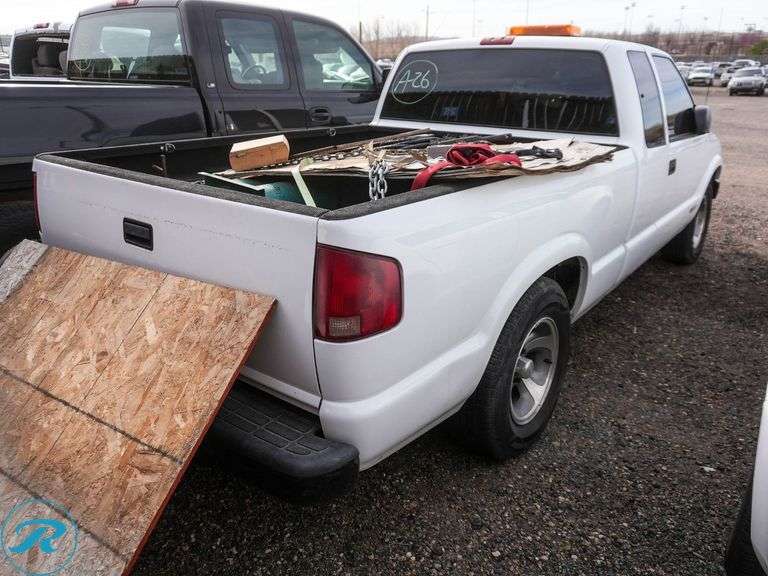 2002 Chevrolet S10 Base RWD - Roller Auctions